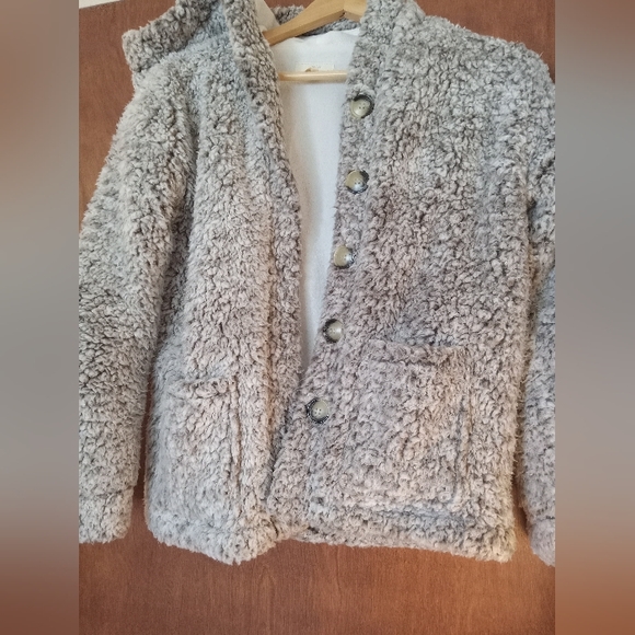 Cupio | Jackets & Coats | Euc Cupio Fuzzy Jacket | Poshmark